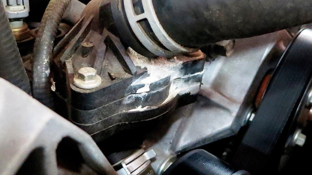 Coolant Leaks: Symptoms, Causes, & Solutions