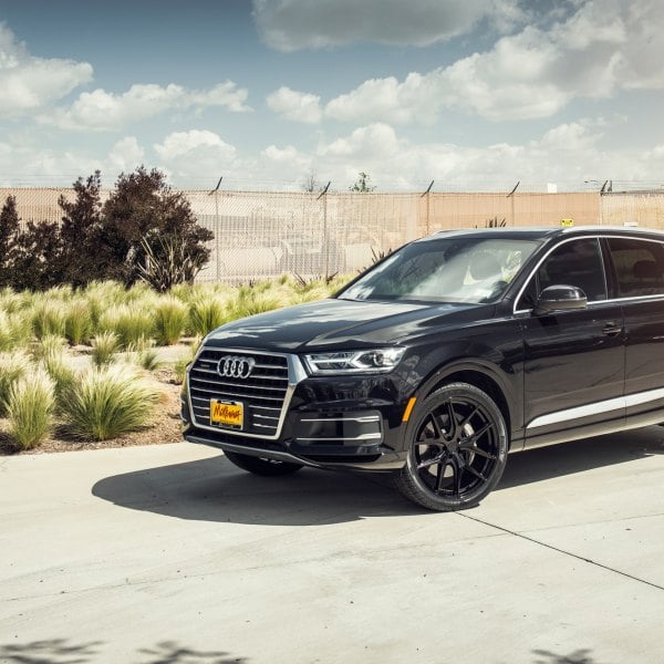 Custom Audi Q7 - Images, Mods, Photos, Upgrades | CARiD.com Gallery