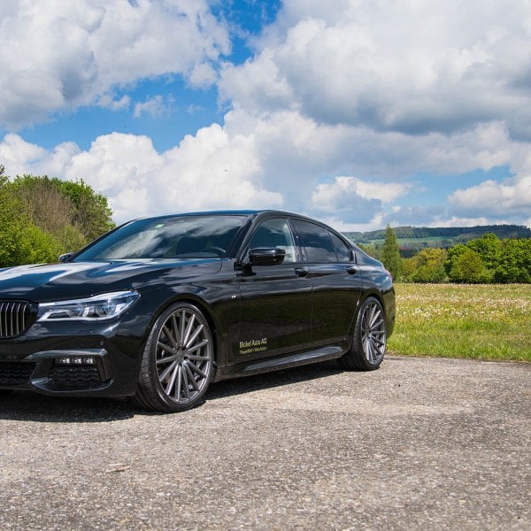 Custom BMW 7-Series - Images, Mods, Photos, Upgrades | CARiD.com Gallery