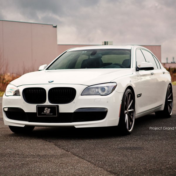 Custom BMW 7-Series - Images, Mods, Photos, Upgrades | CARiD.com Gallery