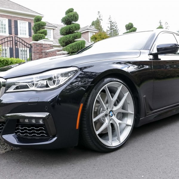 Custom BMW 7-Series - Images, Mods, Photos, Upgrades | CARiD.com Gallery