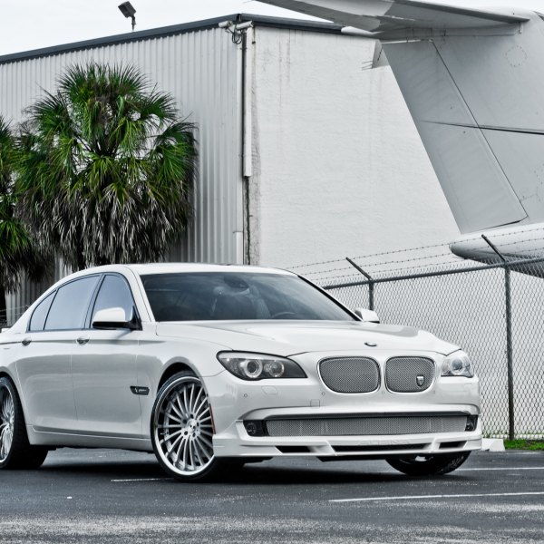Custom BMW 7-Series - Images, Mods, Photos, Upgrades | CARiD.com Gallery