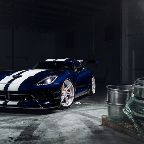 Custom Dodge Viper | Images, Mods, Photos, Upgrades — CARiD.com Gallery