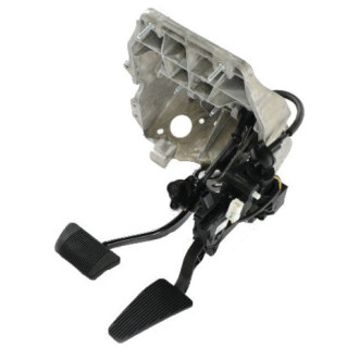 Dodge Ram Pedal Assemblies | Clutch, Brake, Throttle — CARiD.com